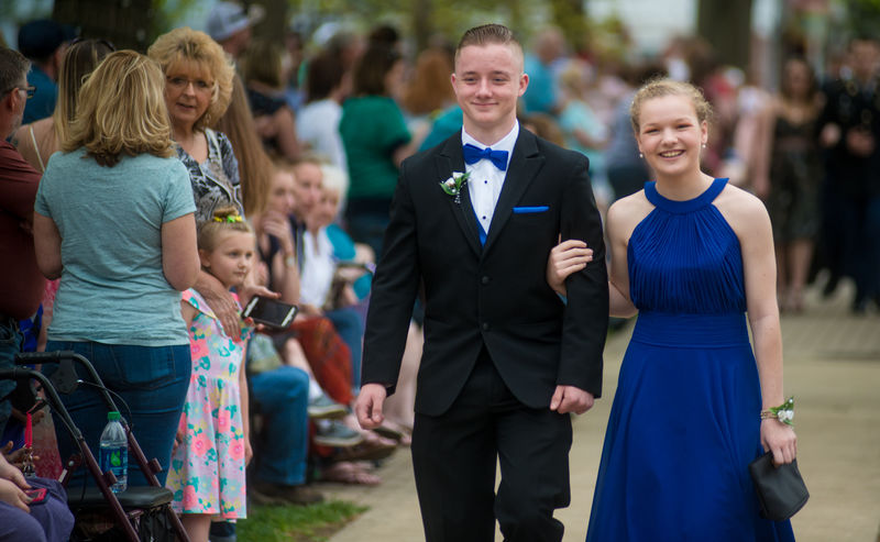 Park walk precedes Shikellamy prom | Local News | dailyitem.com