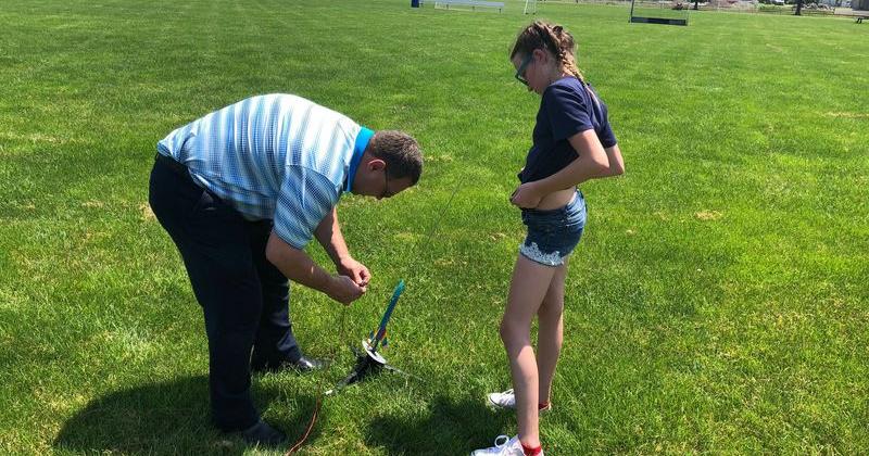 Fifth graders build, prepare rockets for lift off | News | dailyitem.com