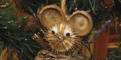 Teasel the new tinsel? Ornaments add nature to holiday season ...