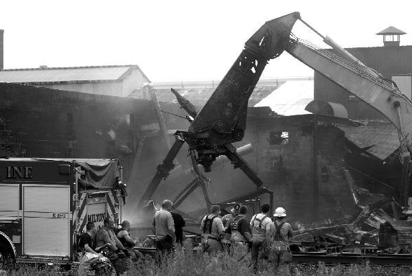 5 hurt fighting mill fire | News | dailyitem.com