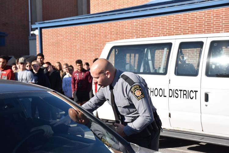 Shikellamy students learn about traffic stops | News | dailyitem.com