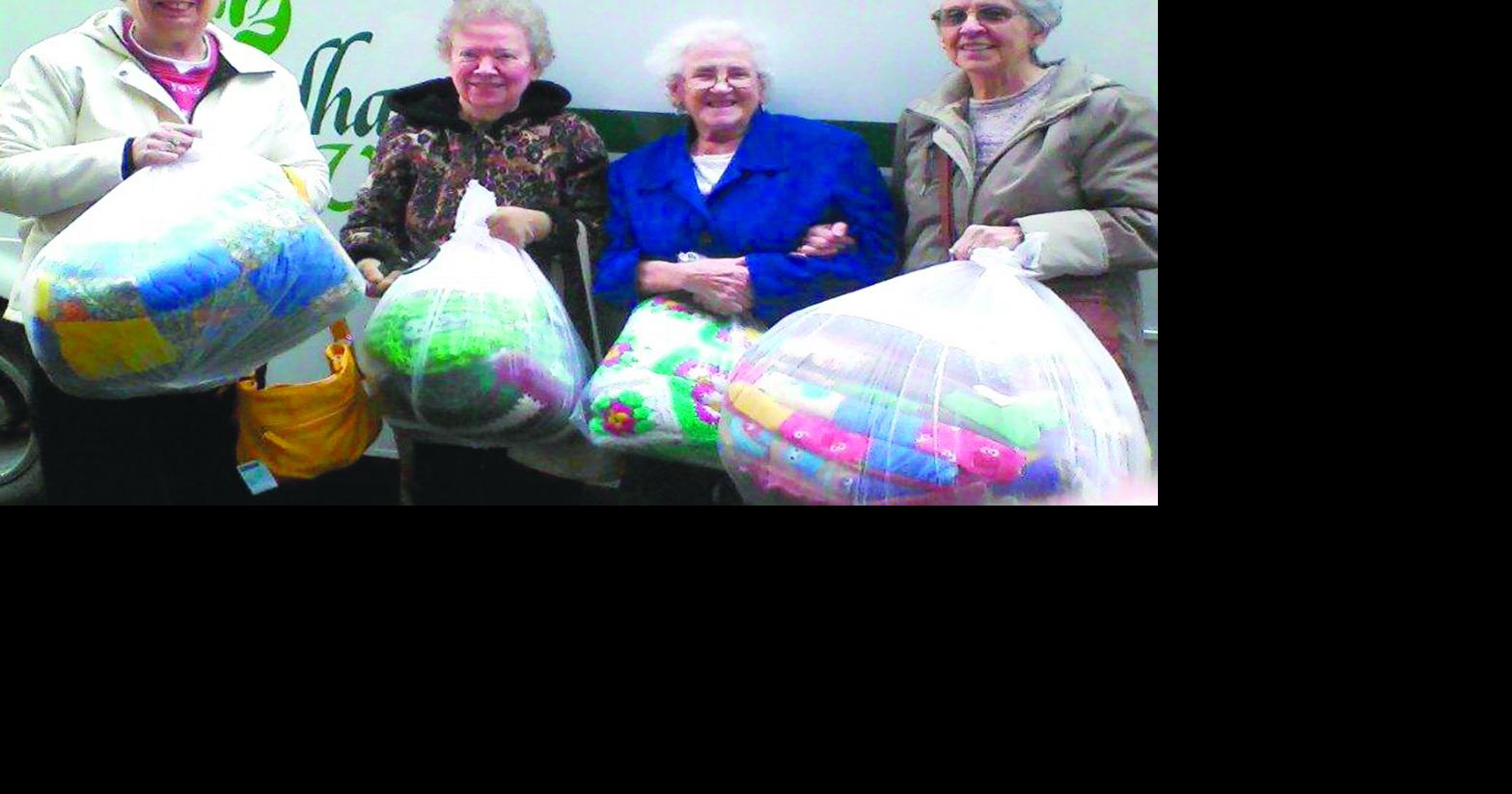 Nottingham Needlers conate 15 blankets | Local News | dailyitem.com