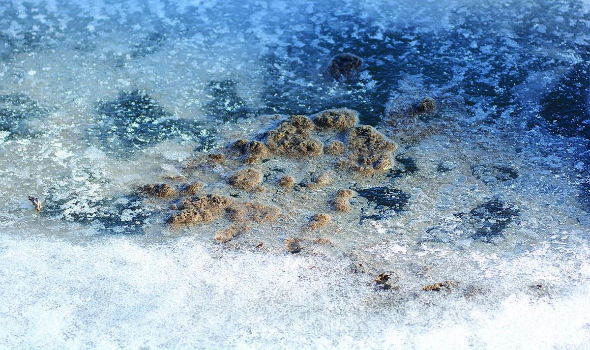 Unskimmed scum slipping into the river due to frozen equipment | News ...
