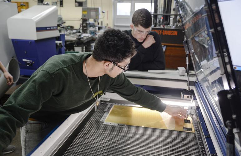 SUN Tech holds open house to show off programs, technology used | Local ...