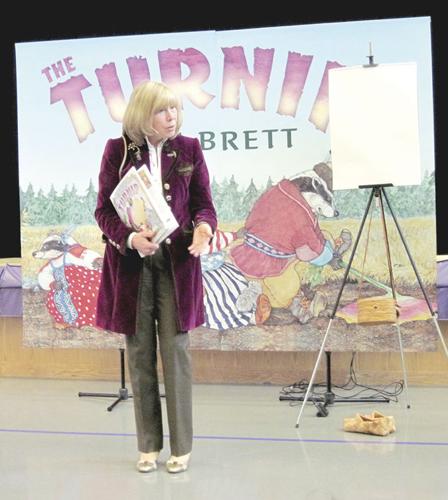 Author Jan Brett teaches, inspires: | News | dailyitem.com