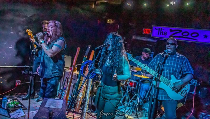 The Listening Room provides intimate venue for Peter Harper concert ...