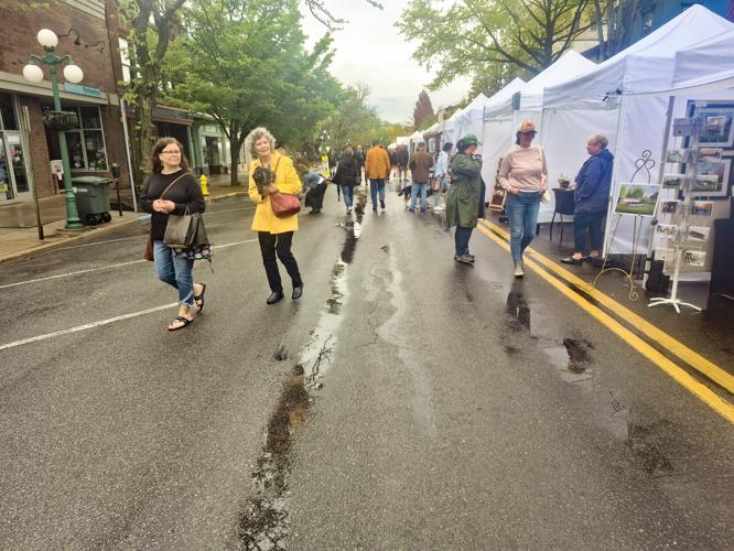Annual Lewisburg Arts Festival draws thousands, despite rain | News ...