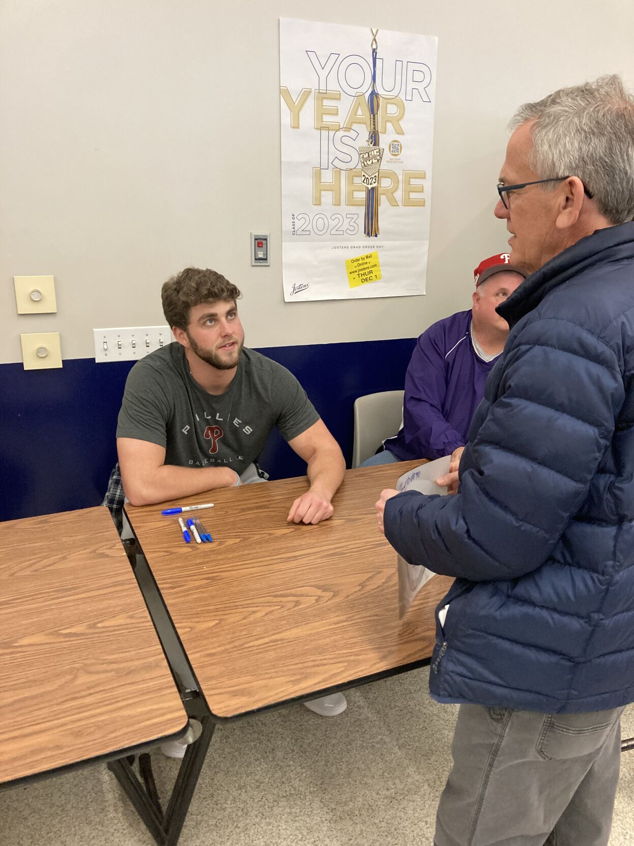 Danville grad Braeden Fausnaught signs autographs at Sunbury card show ...