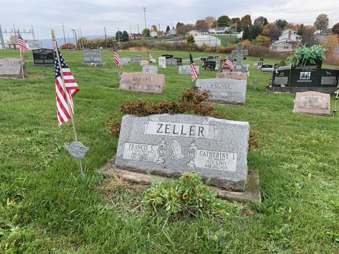 Honor guard, taps lay military members to rest | Life | dailyitem.com