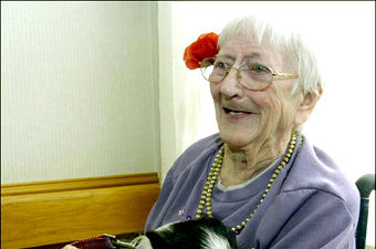 Woman, 90, cheered by rotund visitor | News | dailyitem.com