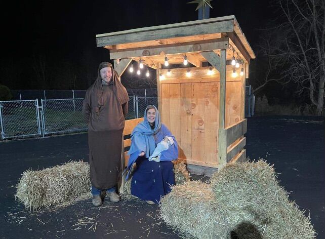 Drive-thru nativity lets visitors interact with Christmas story | News ...