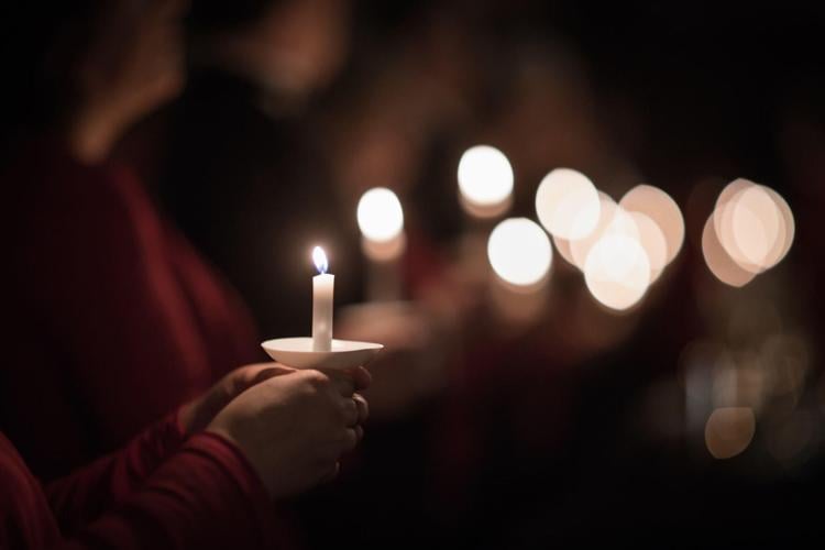 Candlelight Christmas concert rings in holiday spirit | Applause ...