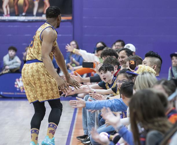 Harlem Wizards wow big Danville crowd with 'Broadway' basketball | News ...
