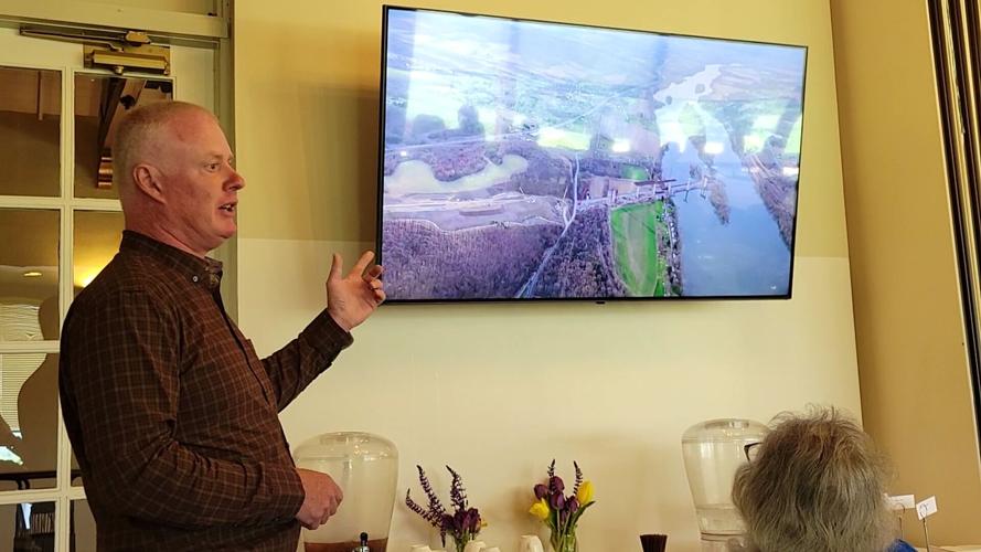 Photographer discusses CSVT photograph with Garden Club | News ...