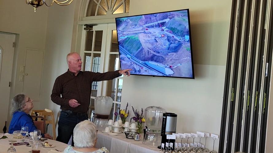 Photographer discusses CSVT photograph with Garden Club | News ...