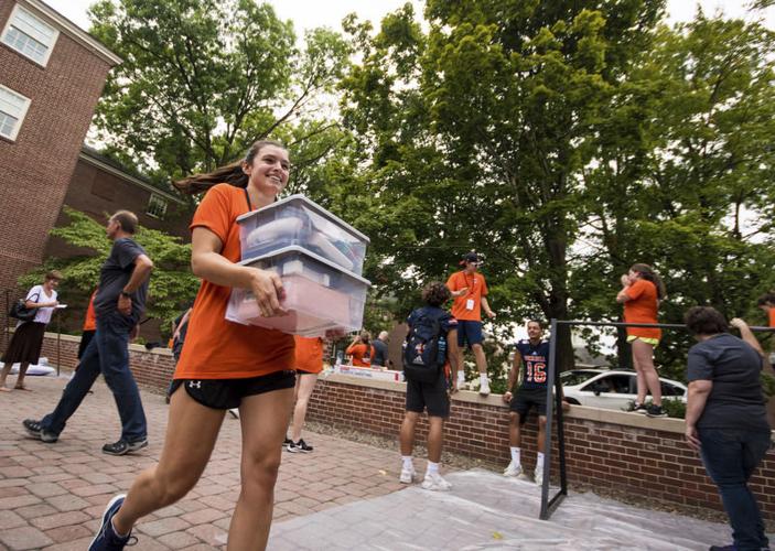 Upperclassmen help new Bucknell students transition into college life ...
