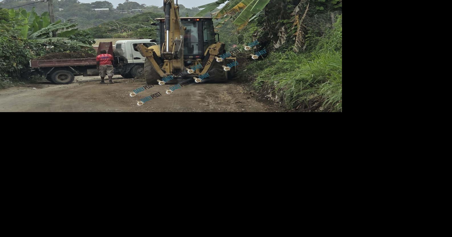 Port Vila road maintenance under supervision of PWD SANMA Manager ...