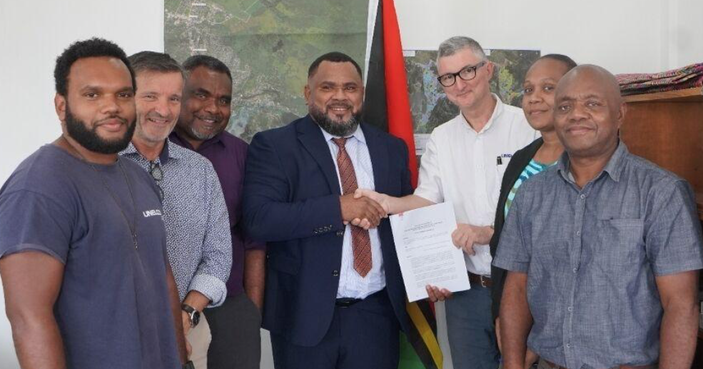 Gov’t and UNELCO extend water services to Etas Garden | News | dailypost.vu