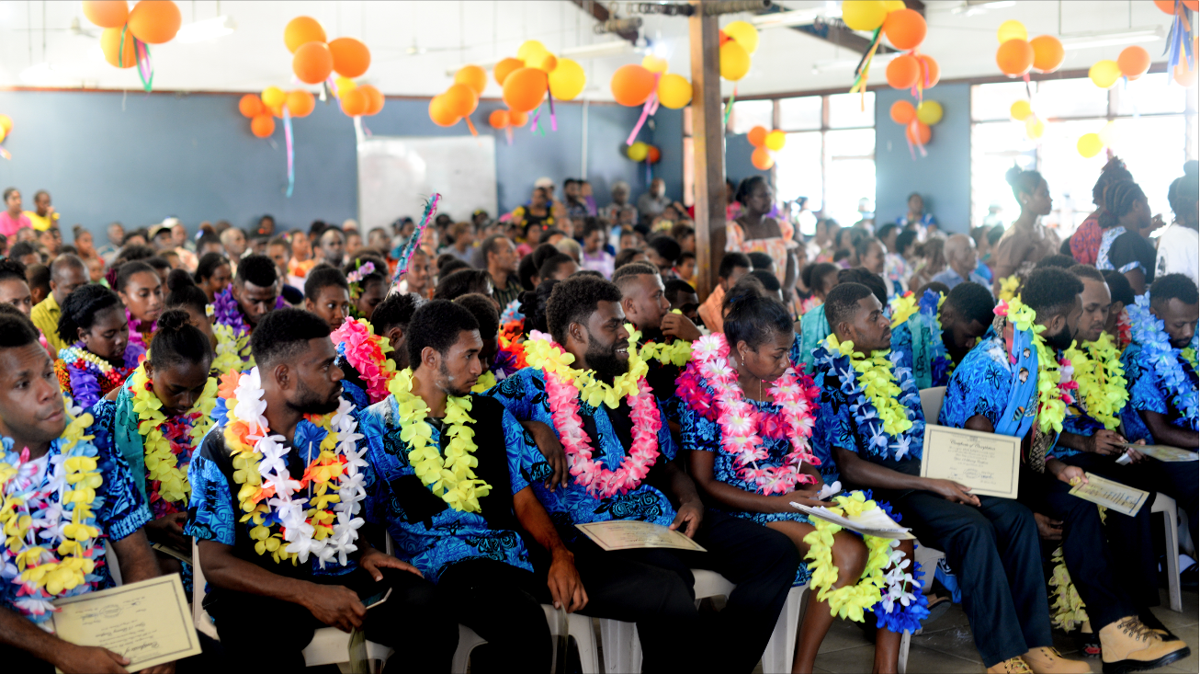 Tebakor and Epauto farewell senior graduates | News | dailypost.vu