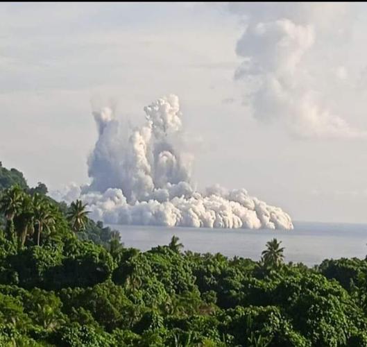 Villagers flee as Epi submarine volcano erupts | News | dailypost.vu