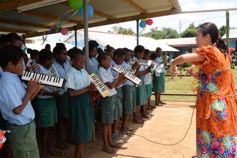 JICA donates pianicas to Vila East School | News | dailypost.vu