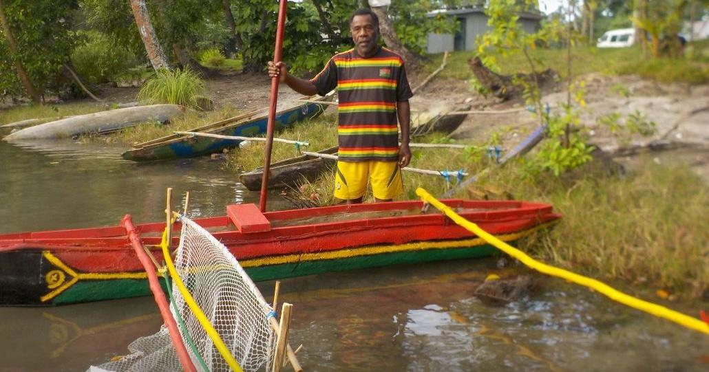New canoe for Second Lagoon Clean-up | News | dailypost.vu