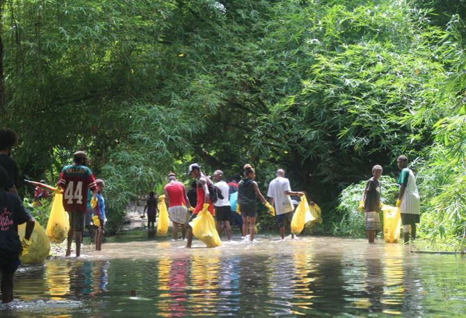 194 bags of rubbish fished from Tagabe River | News | dailypost.vu