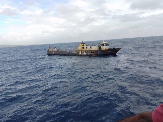 Operation to remove dead ships ongoing | News | dailypost.vu