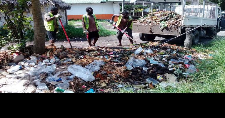 People under probation help to keep Lenakel clean | News | dailypost.vu