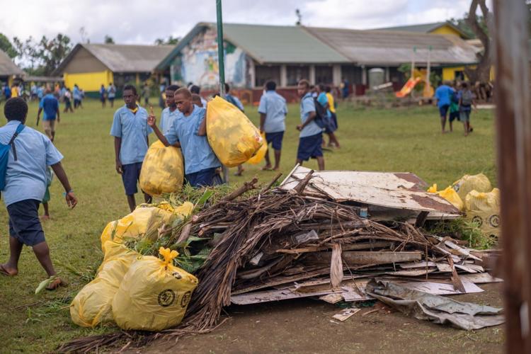Epauto Adventist School Helps Clean Freshwater School | News | dailypost.vu