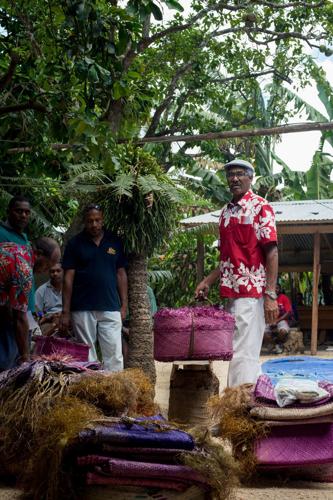 Stop duplication of red mat designs: Ambae Chief | News | dailypost.vu