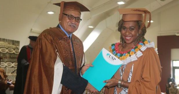 Successful graduation for USP’s Emalus Campus | News | dailypost.vu