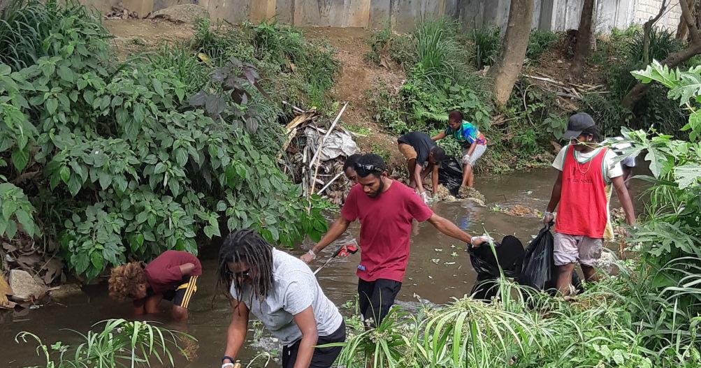 Tagabe River Communities United for Clean-up | News | dailypost.vu