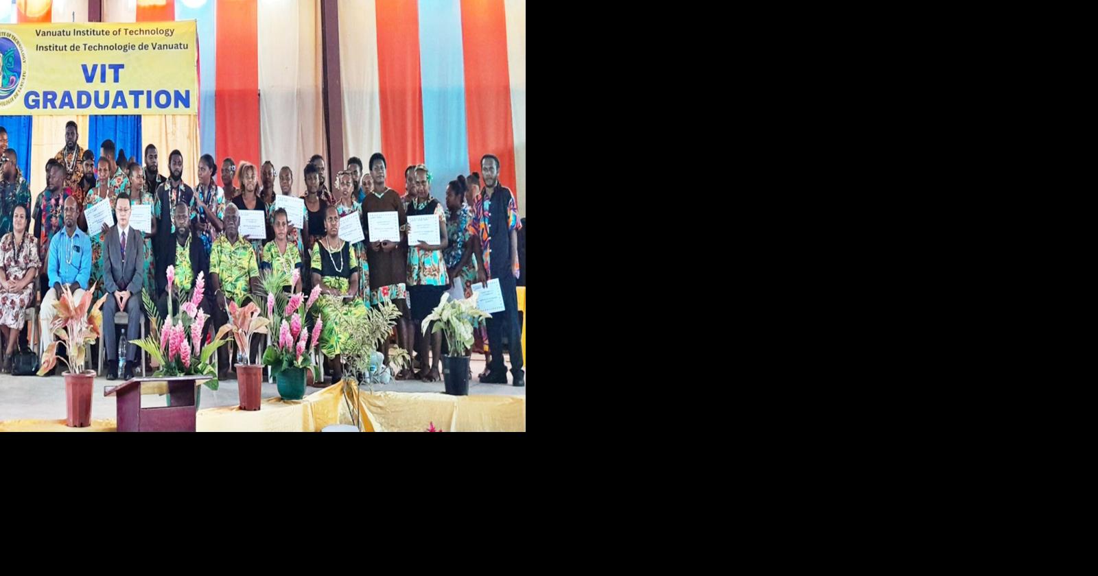 Over 200 VIT Students graduate | News | dailypost.vu