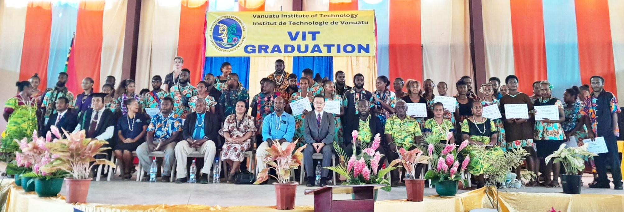 Over 200 VIT Students graduate | News | dailypost.vu