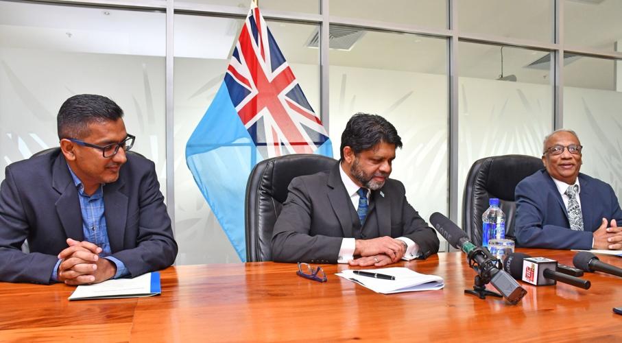 VNPF hands UTOF VT500M, signs MOU | News | dailypost.vu