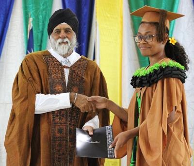 178 women among 267 USP graduates today | News | dailypost.vu