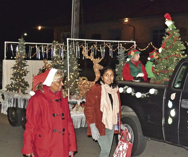 Niota celebrates Christmas with parade | News | dailypostathenian.com