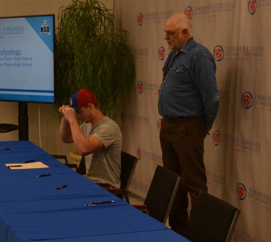 Area students sign with TCAT-Athens | News | dailypostathenian.com