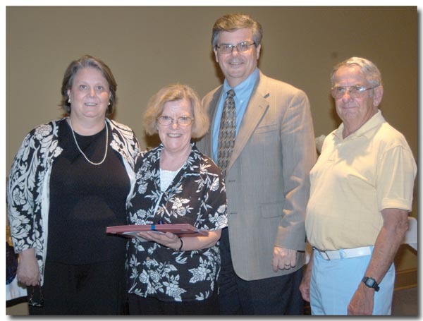 Rigell honored by Athens Education Association | | dailypostathenian.com