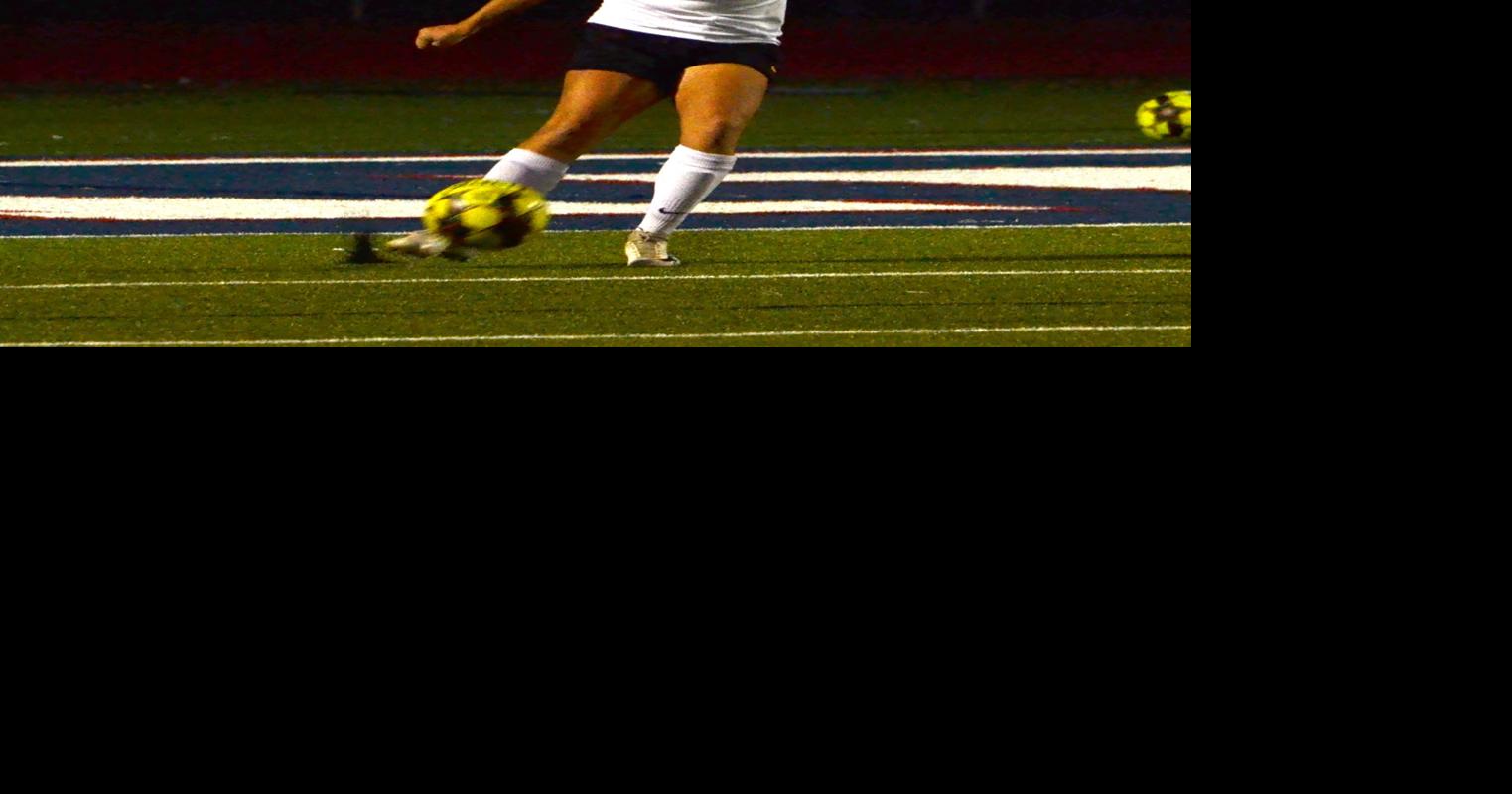 Lady Cherokees open state against Collierville | Sports ...