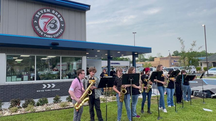 MCHS band thanks 7 Brew with performance | Schools | dailypostathenian.com