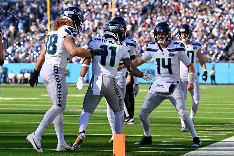 Sam Darnold throws for 244 yards 2 TDs as Seahawks beat the Titans 30 ...