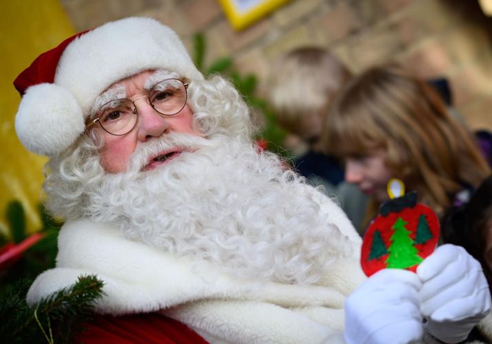 How does Santa do it all? Quantum physics, that's how, says scientist ...