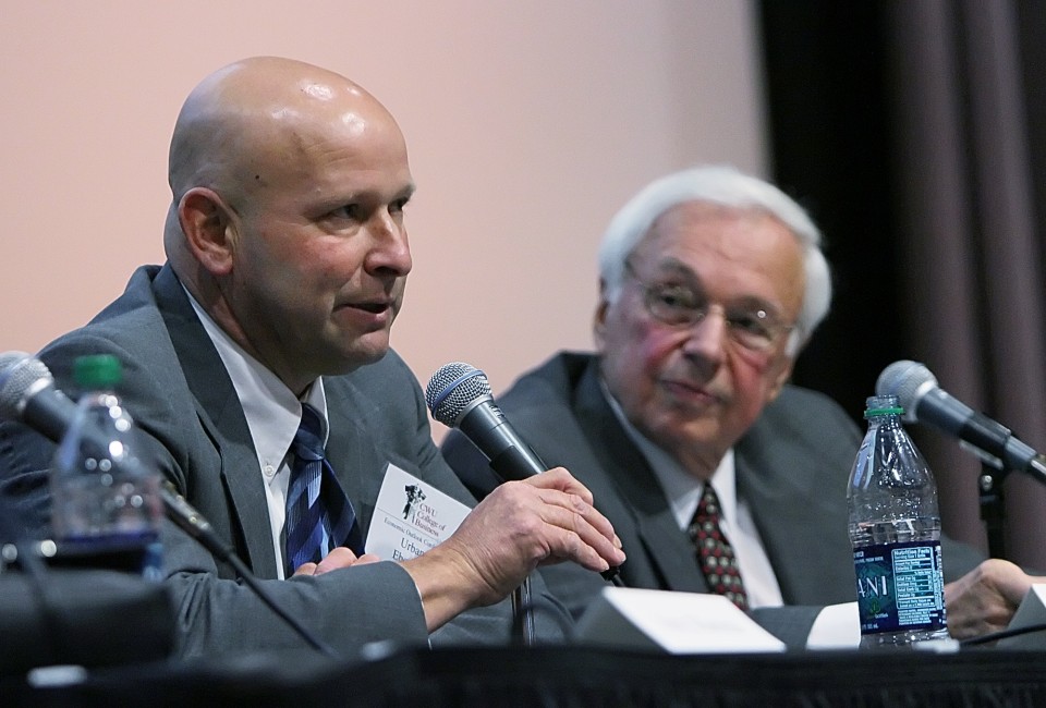 Central Washington problems, opportunities topics at seminar | Business ...