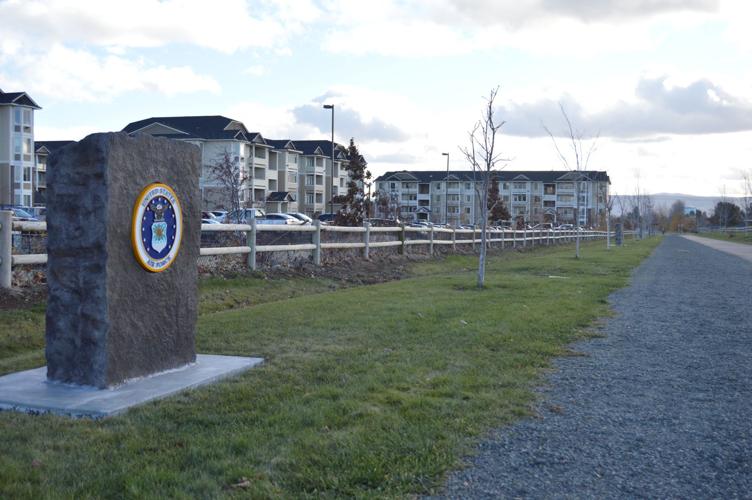 Large stones honoring armed services dedicated in Ellensburg Sunday ...