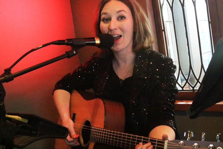 Jan Jaffe mesmerizes crowd at The Loft at Cornerstone Pie | Ellensburg ...