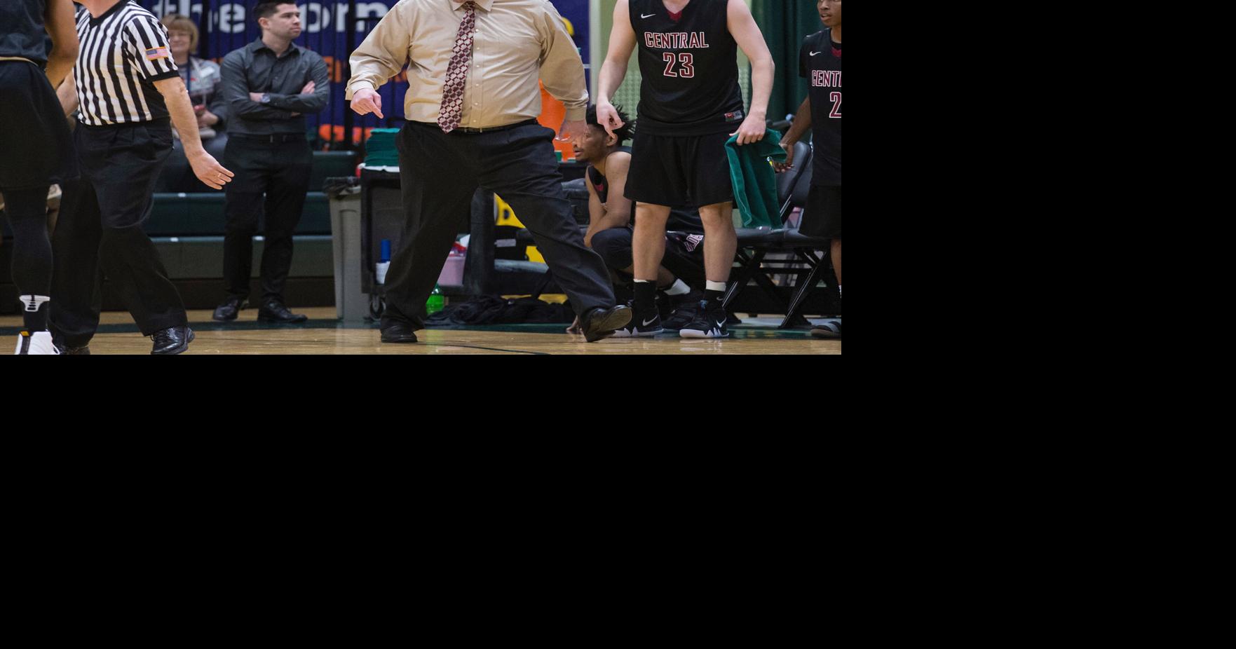 Coleman Sparling finishing last season at Alaska Fairbanks with father ...