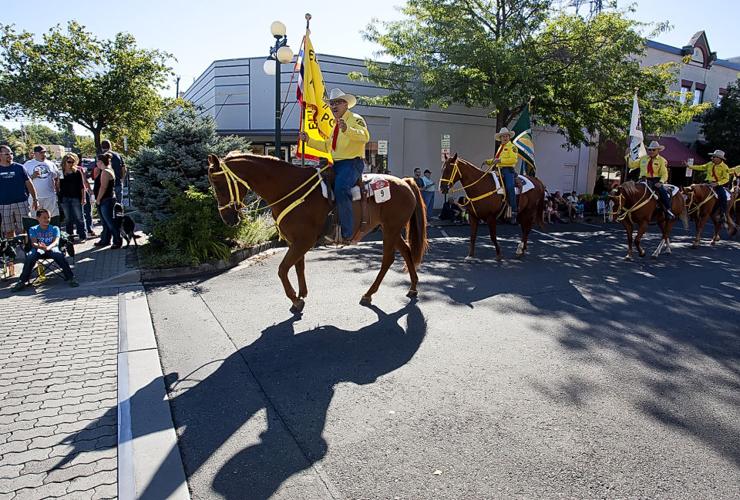 Ellensburg Rodeo Parade draws smiles, cheers | News | dailyrecordnews.com