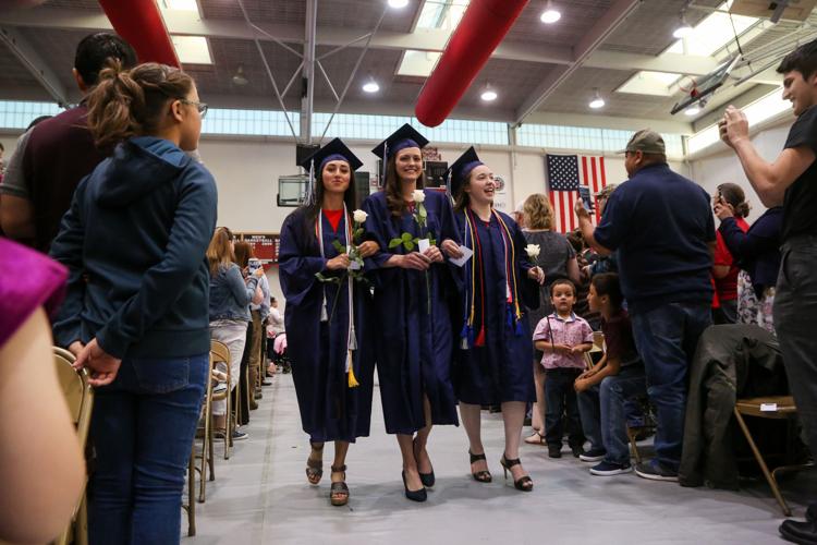 Setting the stage: EHS grads turn the tassel | News | dailyrecordnews.com